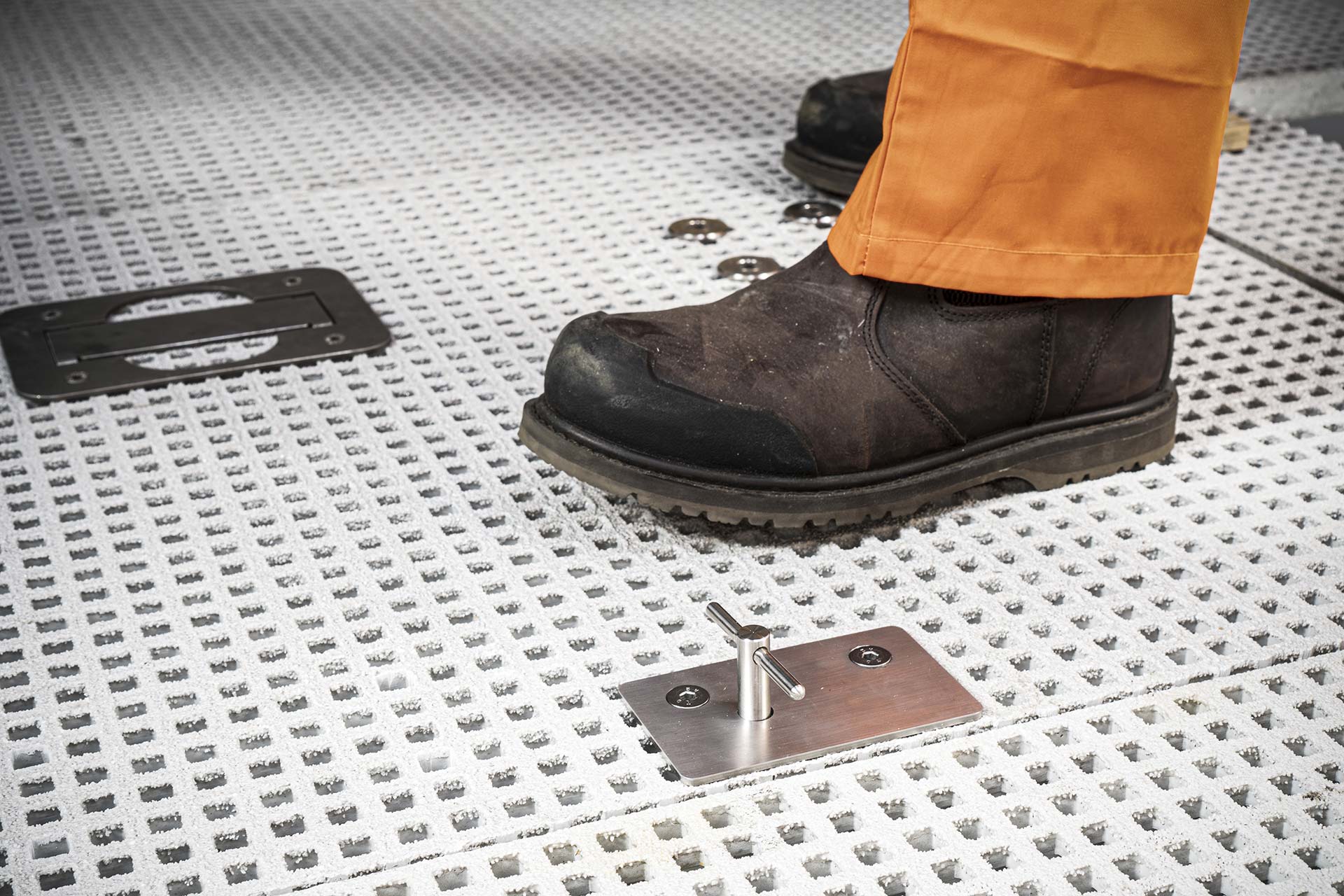 Improve offshore safety with hatch hardware | Gatemaster Offshore